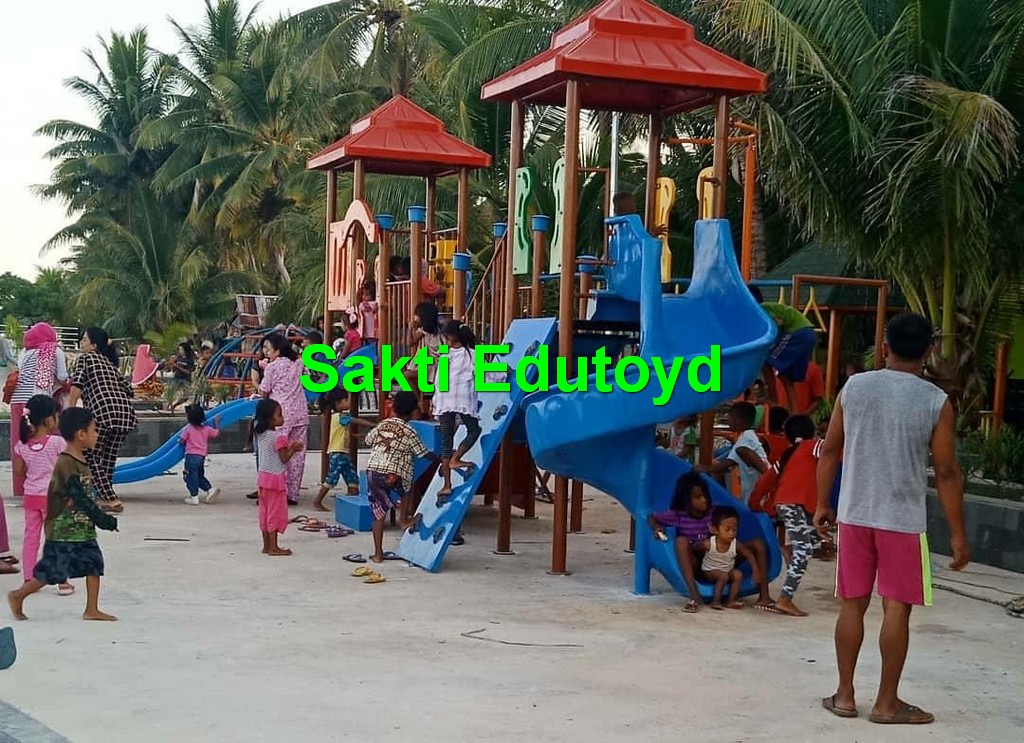 Wisata Keluarga di Taman Kota Mainan Playground Anak - Jual Playground ...